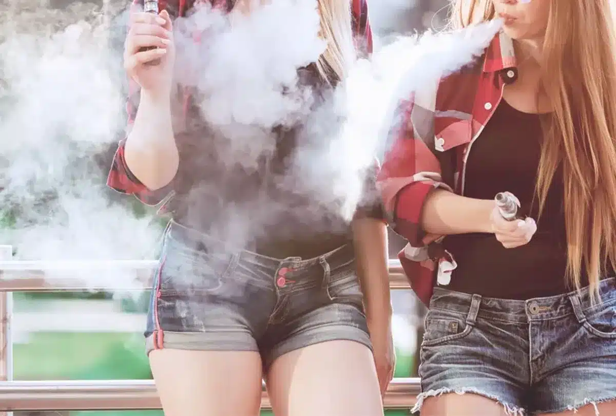 New Legislation Aims To Raise The Legal Smoking Age To 21